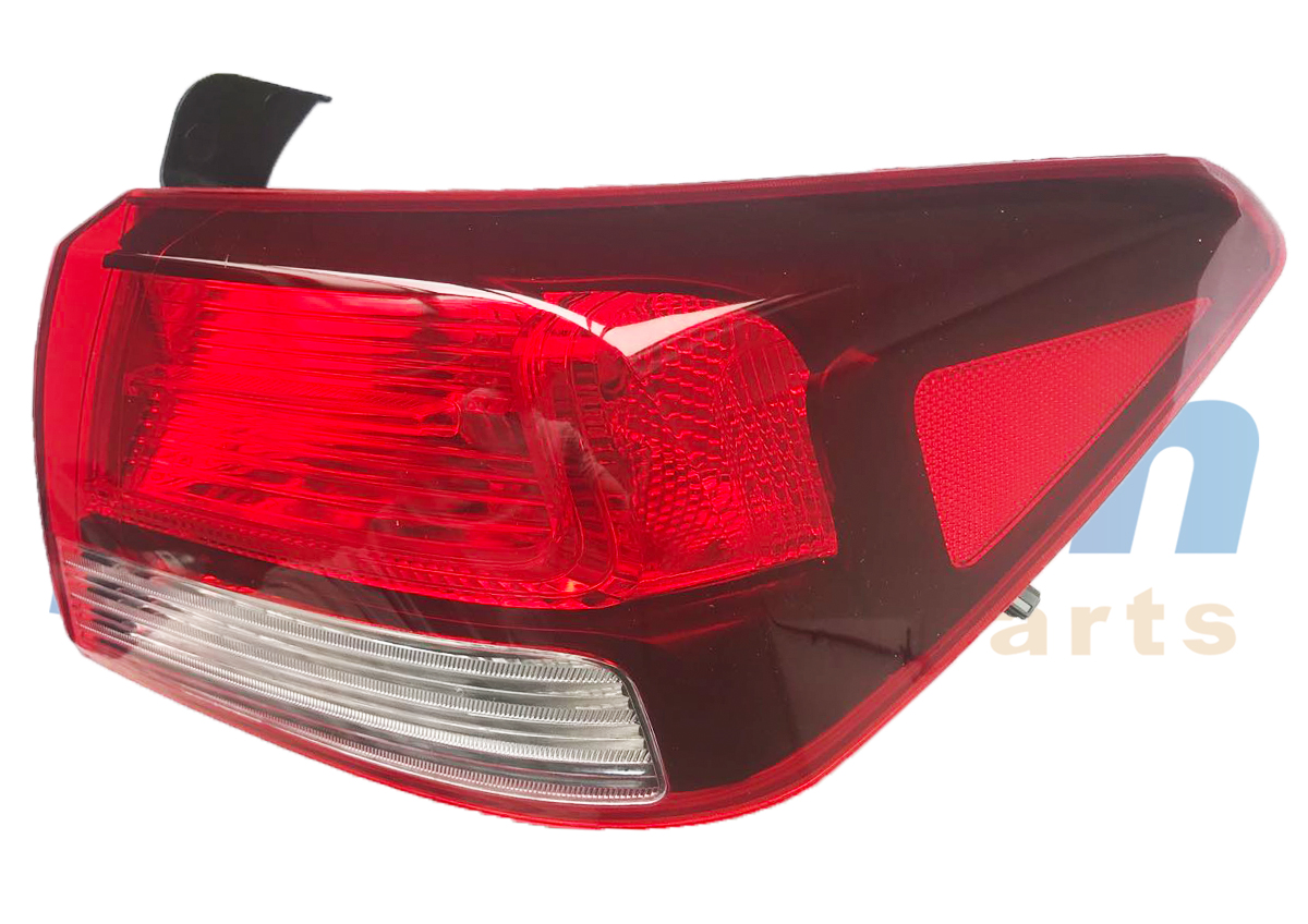 TAIL LAMP OUTER /4D (WITH SOCKET) RH