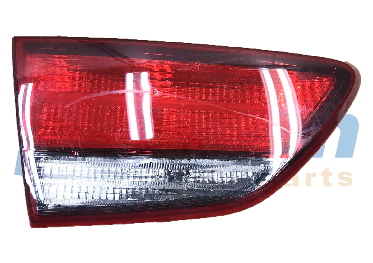 TAIL LAMP INNER /5D (WITH SOCKET) LH