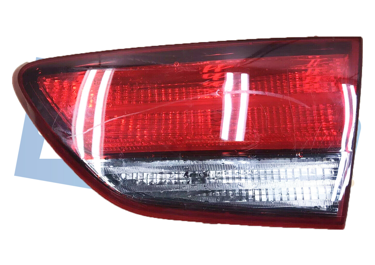 TAIL LAMP INNER /5D (WITH SOCKET) RH