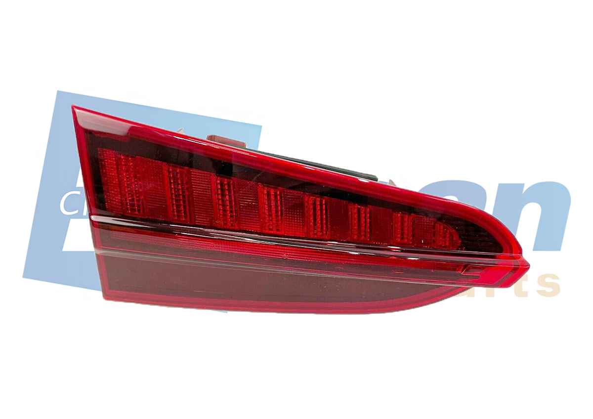 TAIL LAMP INNER(WITH SOCKET) RH