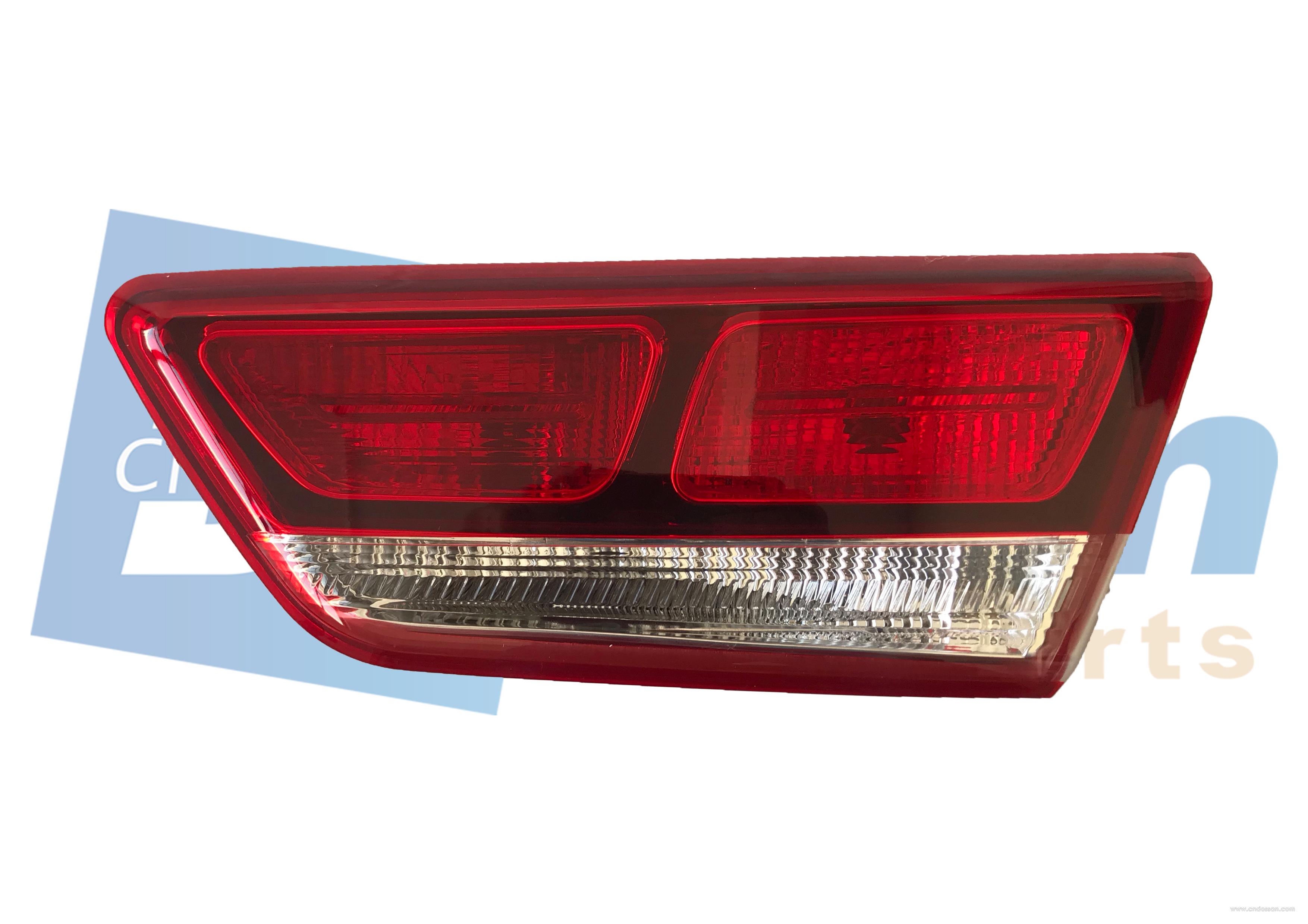 TAIL LAMP INNER(WITH SOCKET) RH