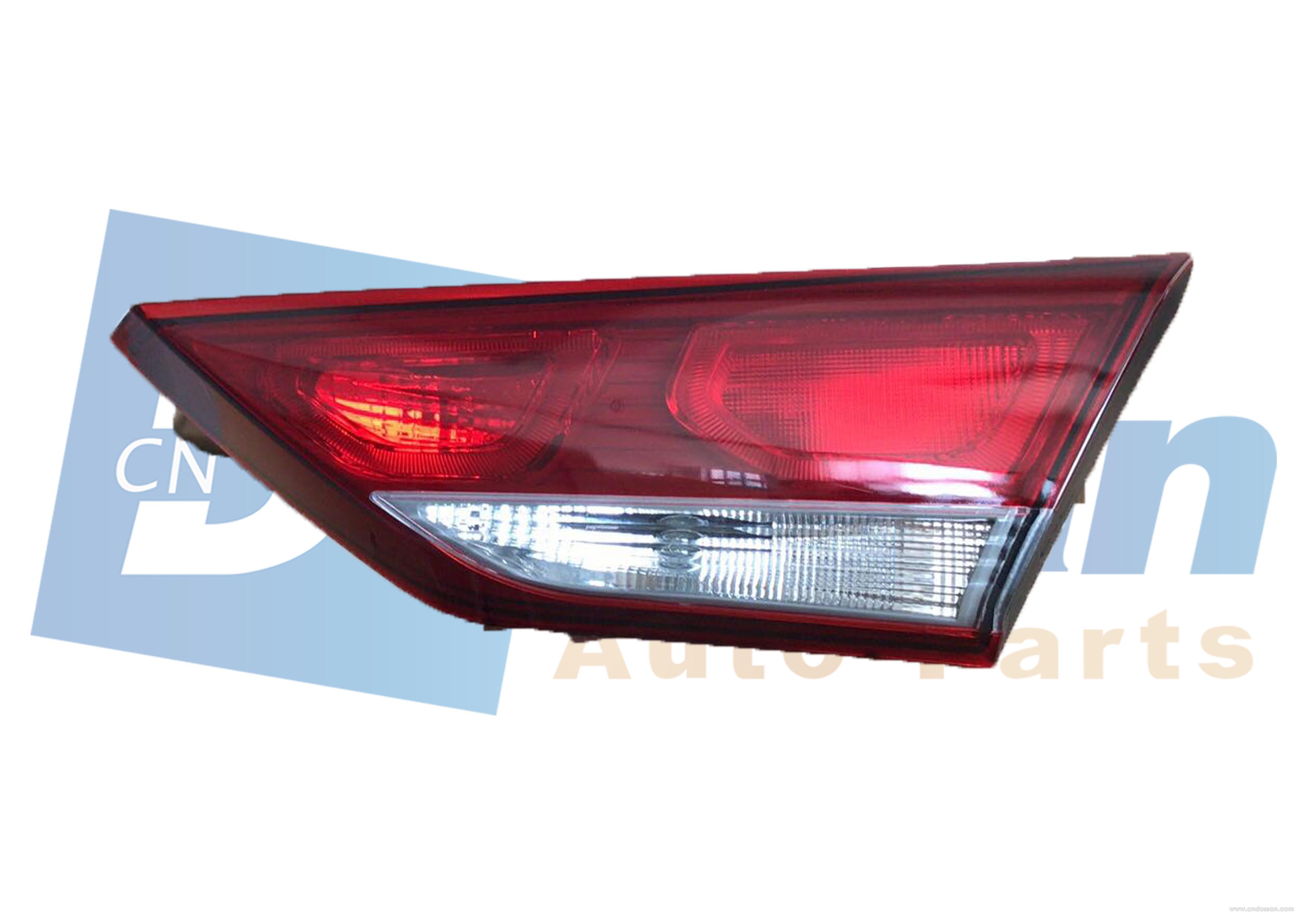 TAIL LAMP INNER(WITH SOCKET) RH